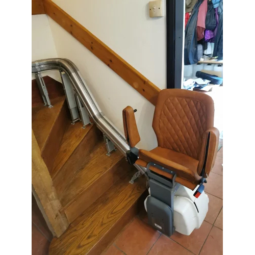 Stair Lifts For Restaurants - Load Capacity: 100-150 Kilograms (kg) at ...